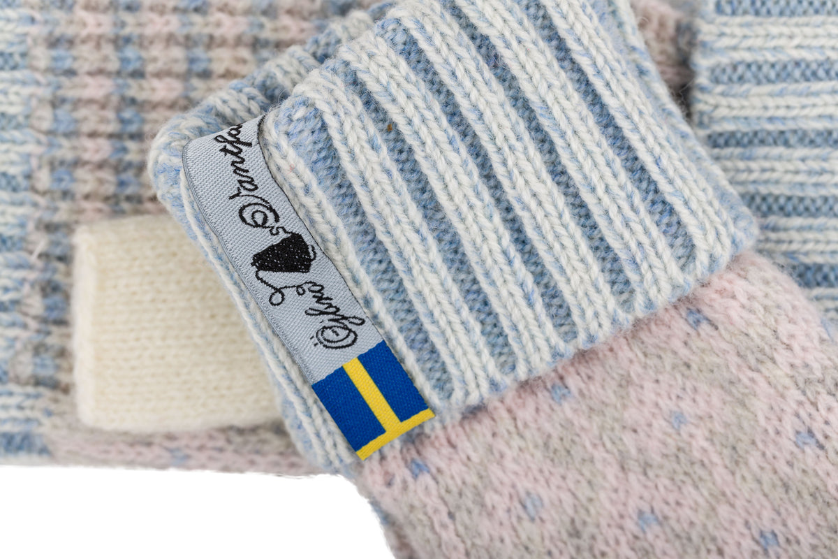 Öjbro Vantfabrik FÄSTFOLK ELSIE&ERIK, Wristwarmer – Irma's Finland House